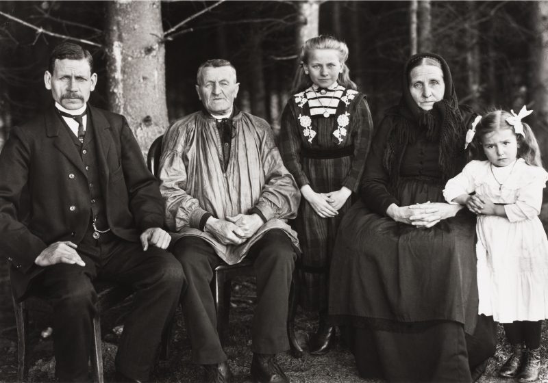 Bauerngeneration (Three Generations of a Farming Family) - Walther ...